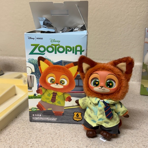 Disney | Other | Disney Zootopia Fox Plush With Box Orange And Green ...